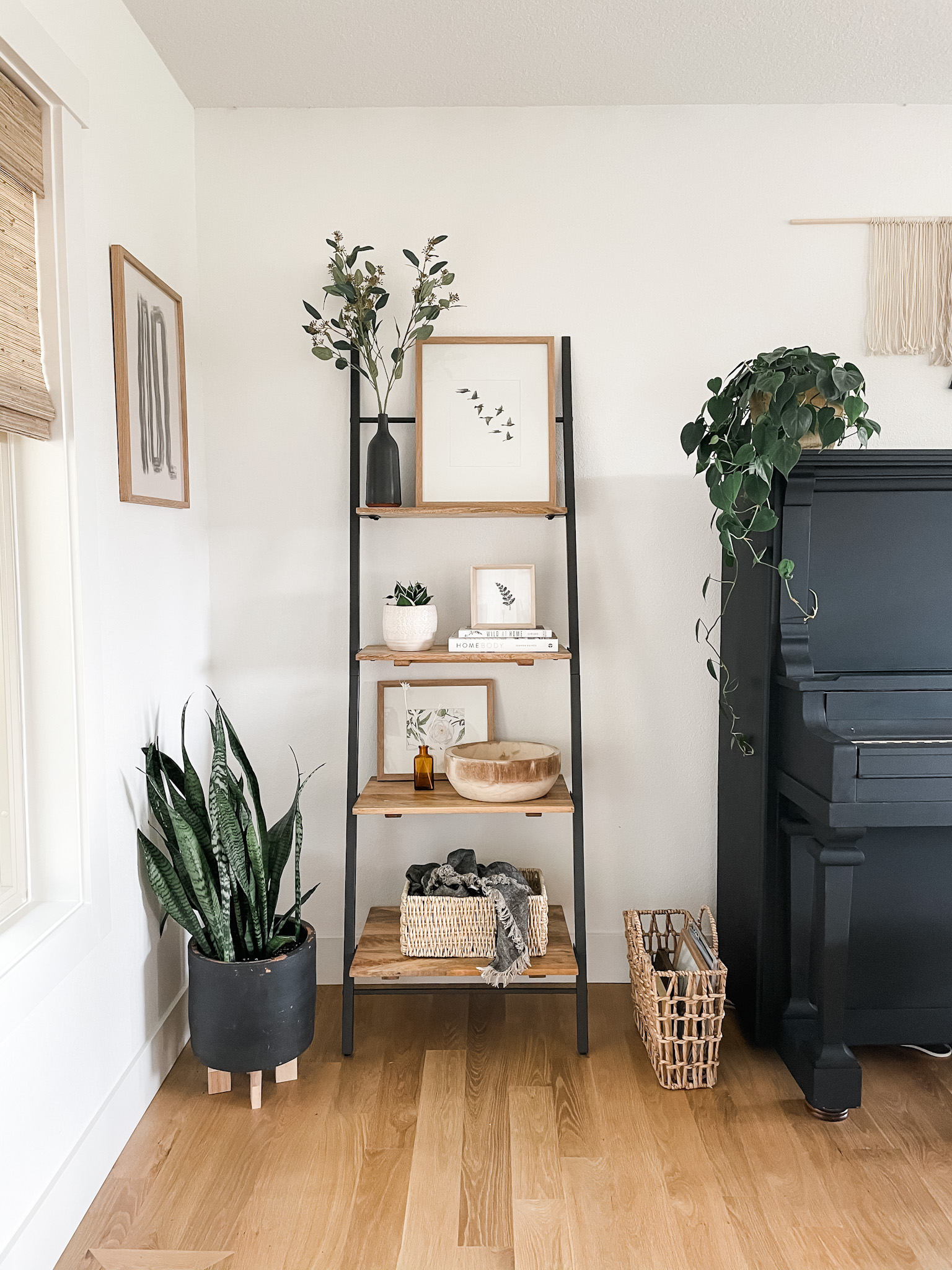 How to Decorate Shelves in 6 Simple Steps
